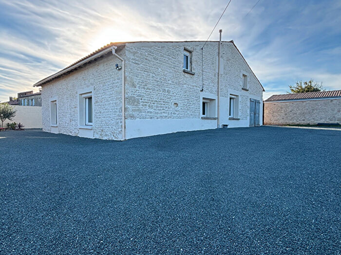 Maison à vendre - Benet - 7 pièces - 5 chambres