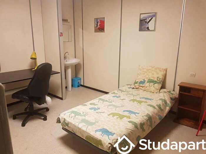 Appartement à louer - Carmes-République, Orléans - 1 pièce - 4 chambres