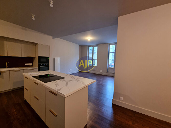 Appartement à louer - BayonneBayonaBaiona, Centre-ville, Hôtel de Ville - 4 pièces - 3 chambres