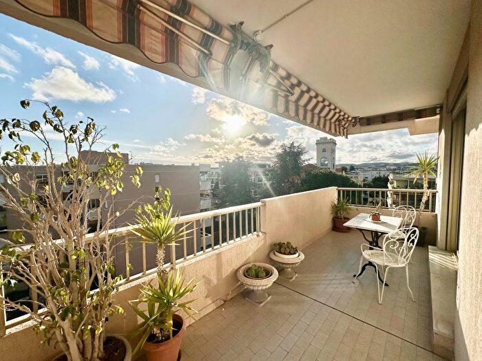 Appartement à vendre - Saint-Laurent-du-Var, Bord de Mer, Port de Plaisance - 3 pièces - 2 chambres