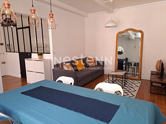 Appartement à louer - Reims, Barbâtre - 2 pièces - 1 chambre