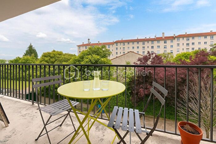 Appartement à vendre - Issy-les-Moulineaux, Les Epinettes, Le Fort, Les Hauts dIssy - 4 pièces - 3 chambres