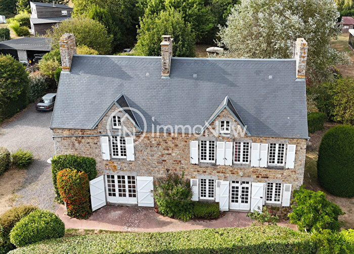 Angey - Maison 9 pièces à vendre