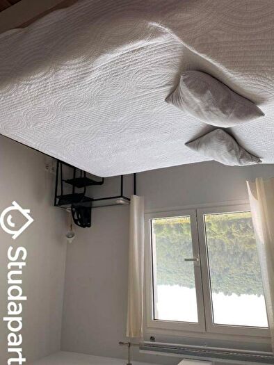 Appartement à louer - Bois Fleuri-Chevre dOr-Saint Philippe, Biot - 1 pièce - 1 chambre