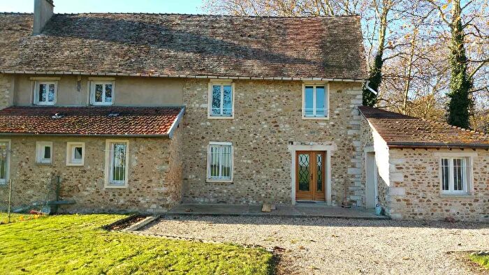 Maison 3 pièces à Douains, à louer
