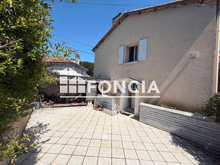 Maison 6 pièces à louer à Charras