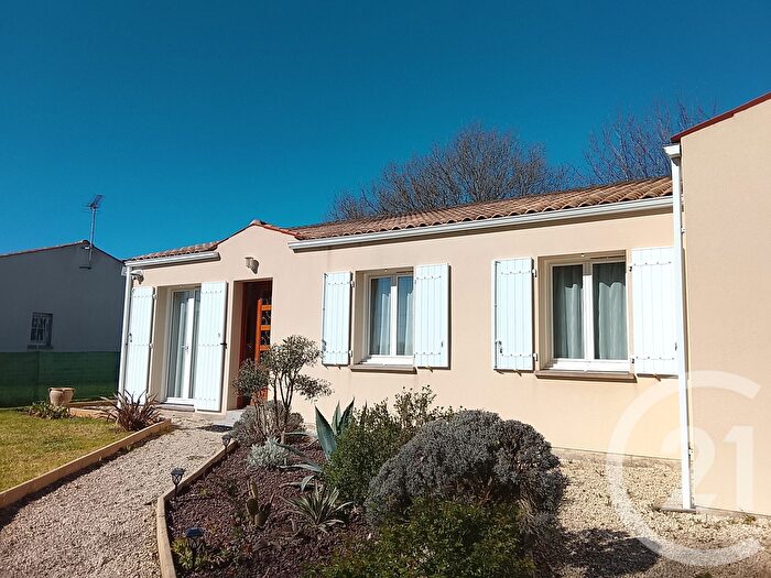 Maison à vendre - Corme-Royal - 4 pièces - 3 chambres