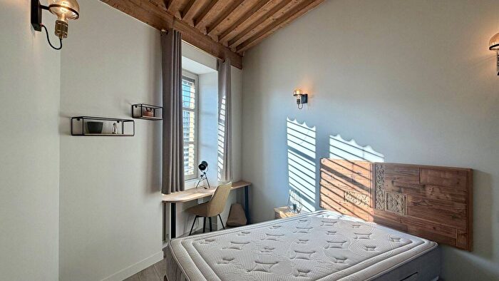 Appartement à louer - Valmy, Lyon ème arrondissement - 4 pièces - 3 chambres