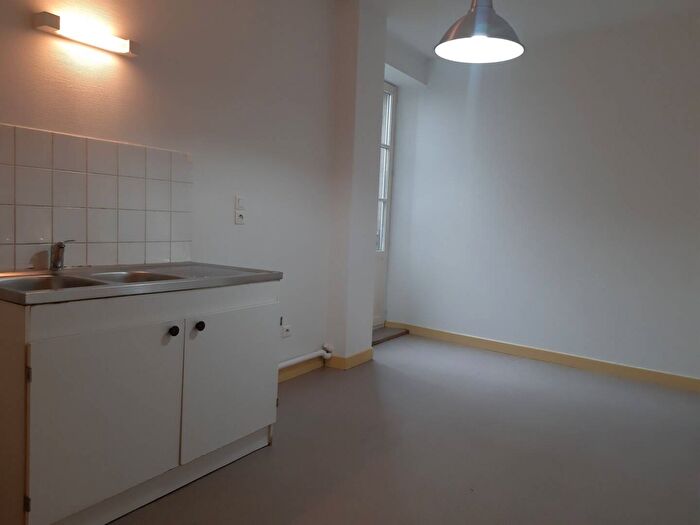 Centre Ville, Saint-Dié-des-Vosges : Appartement 2 pièces à louer