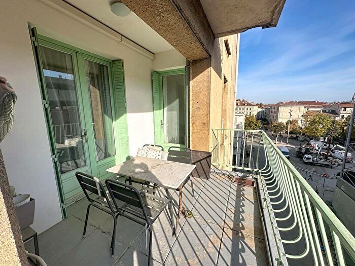 Appartement à vendre - Avignon, Palais des Papes, Zone Piétonne - 4 pièces - 3 chambres