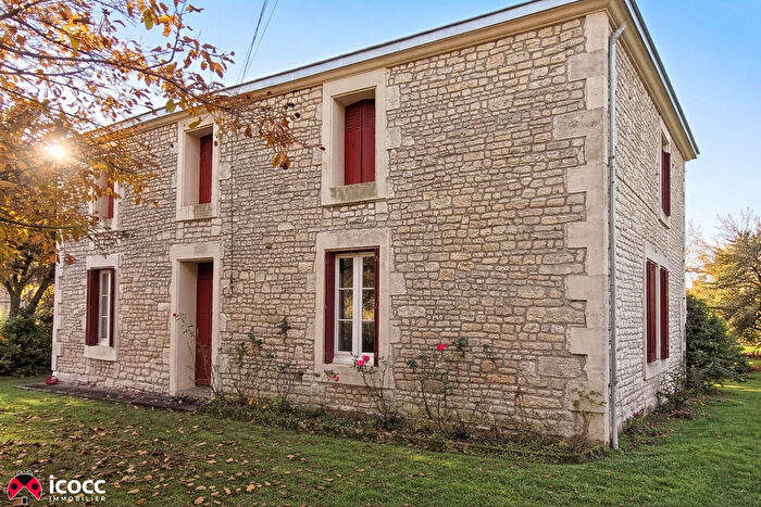 Maison à vendre - Saint-Étienne-de-Brillouet - 6 pièces - 3 chambres