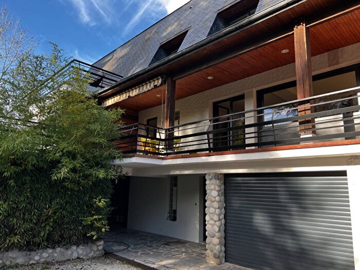 Maison à louer - Pau - 8 pièces - 7 chambres