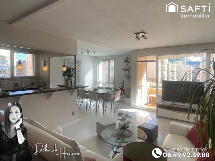 Appartement à vendre - Bourgoin-Jallieu, Centre-ville, Pont Saint-Michel - 5 pièces - 4 chambres