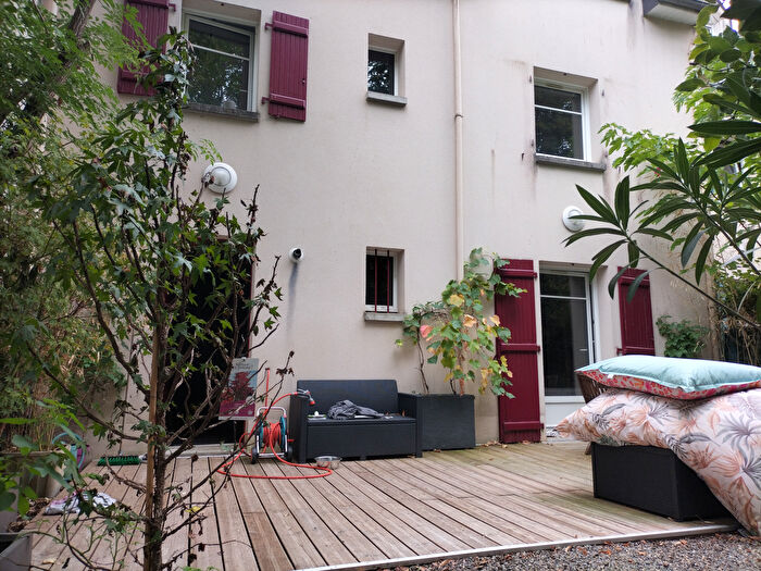 Maison 6 pièces à Laval, Pavement, à vendre