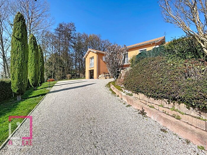 Maison à vendre - Neuville-sur-Saône - 7 pièces - 5 chambres