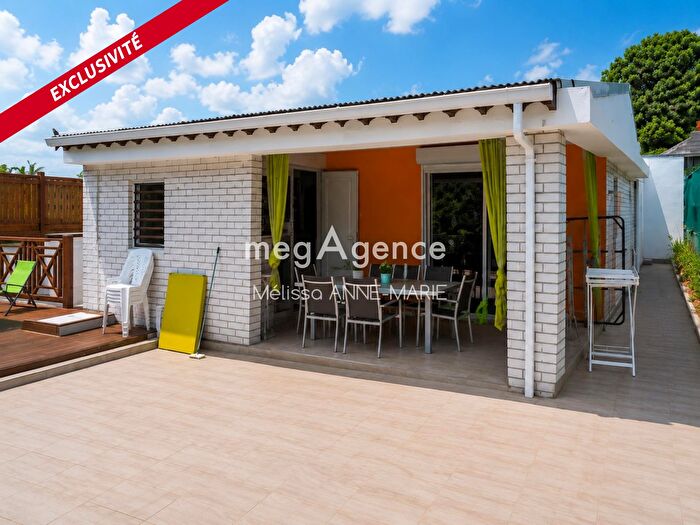Le Moule : Maison 4 pièces à vendre