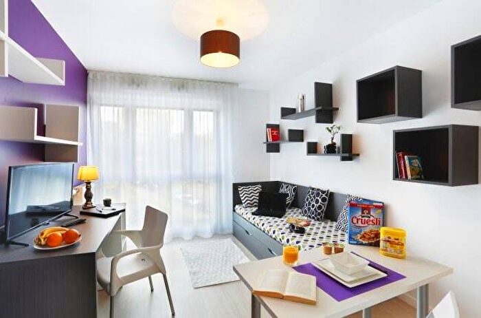 Hôtel de Ville, Créteil : Appartement 1 pièce à louer