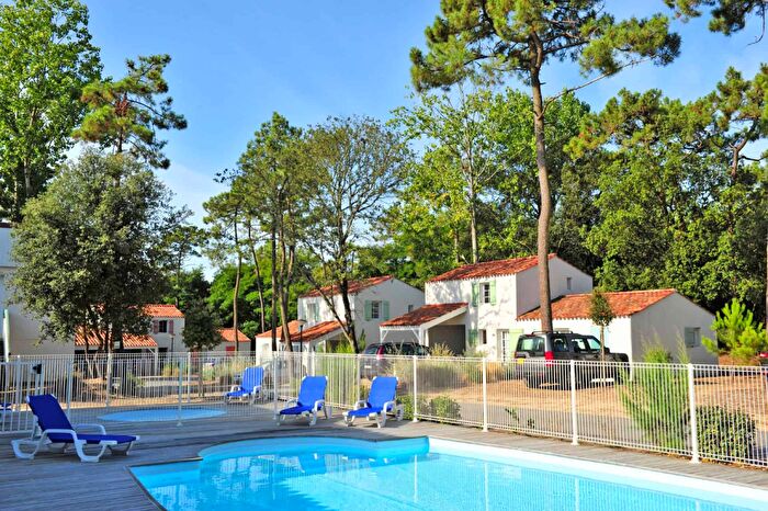 Maisons à vendre et appartements à louer - 1