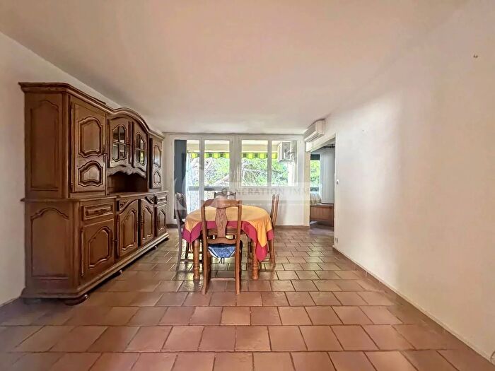 Appartement à vendre - Arles, Trébon - 3 pièces - 2 chambres