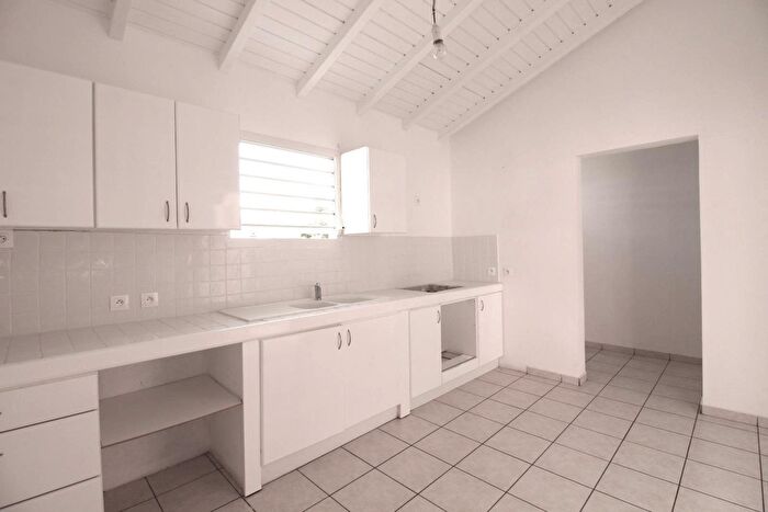 Appartement 4 pièces à Sainte-Anne, à louer