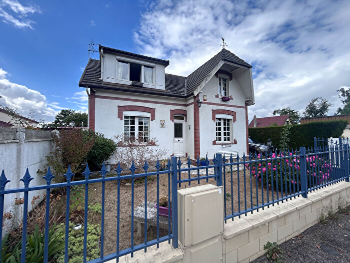 Saint-Aubin-lès-Elbeuf - Maison 4 pièces à vendre
