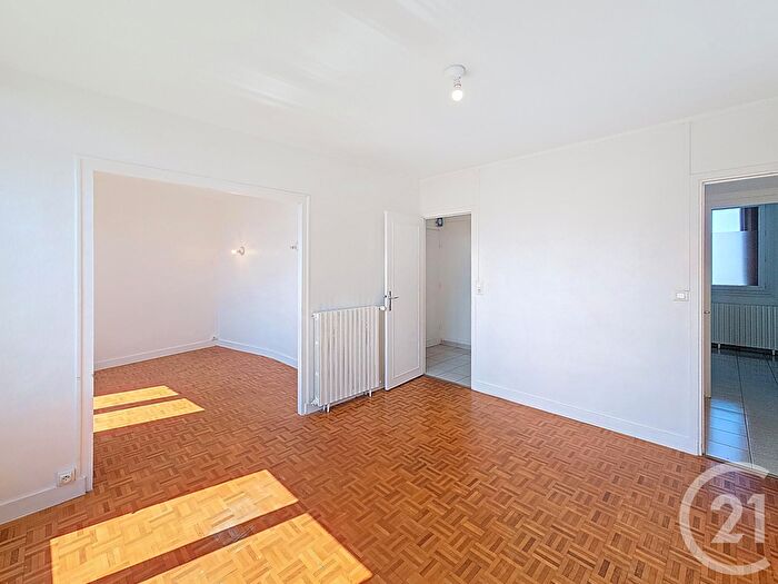 Appartement à louer - Troyes, Marots - 4 pièces - 2 chambres