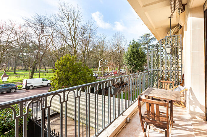 Neuilly-sur-Seine, Charles Laffitte : Appartement 2 pièces à vendre