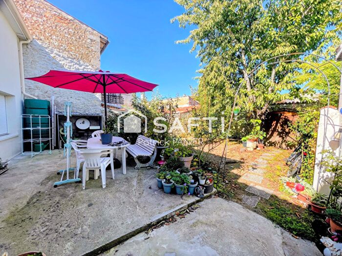 Saint-Jean-d'Angély : Maison 4 pièces à vendre