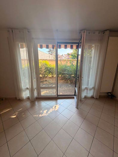 Briand Leclerc, Sens : Appartement 1 pièce à louer