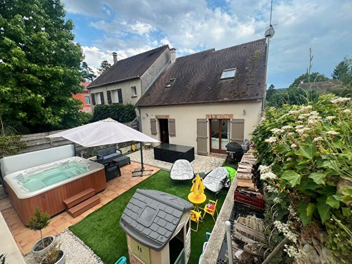 Saint-Chéron : Maison 5 pièces à vendre