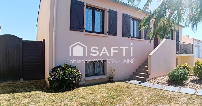 Maison à vendre - Aizenay - 5 pièces - 3 chambres