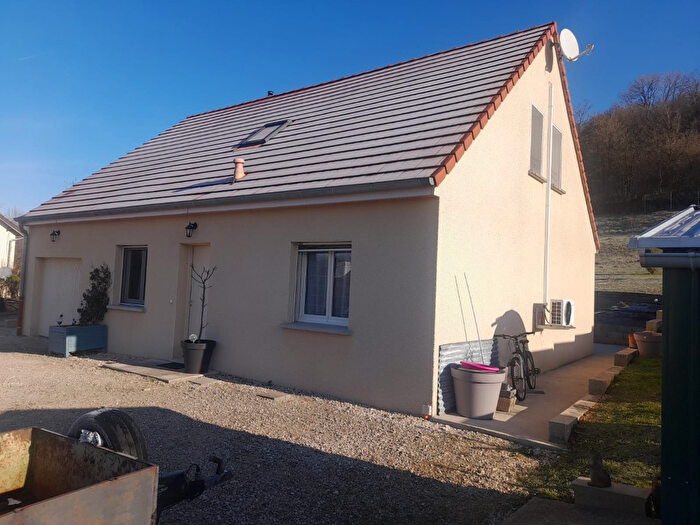 Maison à vendre - Saint-Germain-lès-Senailly - 6 pièces - 4 chambres