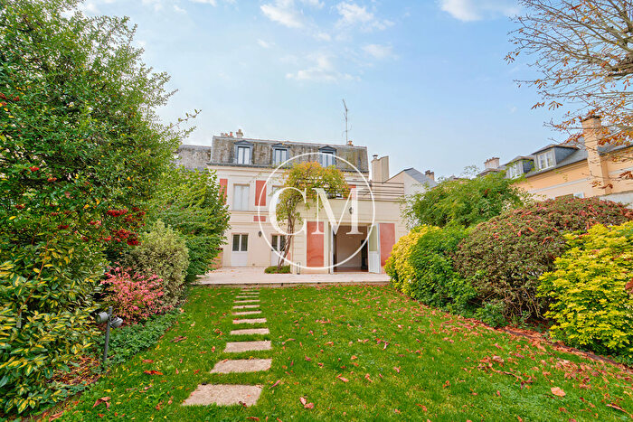 Maison à vendre - Versailles, Saint-Louis - 7 pièces - 5 chambres