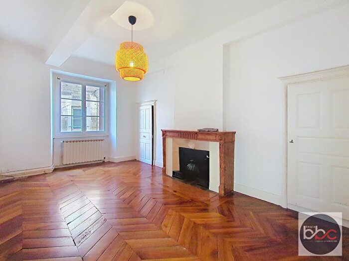 Appartement à louer - Bourgoin-Jallieu, Centre-ville, Pont Saint-Michel - 3 pièces - 2 chambres