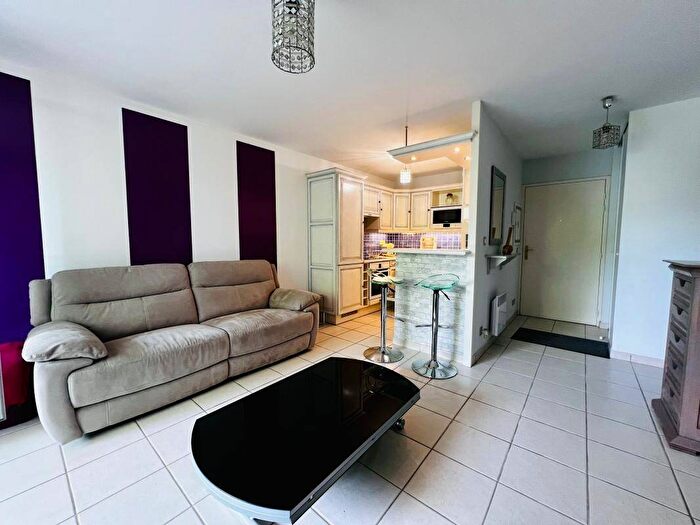 Appartement à louer - Cambo-les-Bains - 2 pièces - 1 chambre