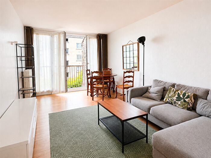 Appartement 2 pièces à vendre à Clamart, Gare