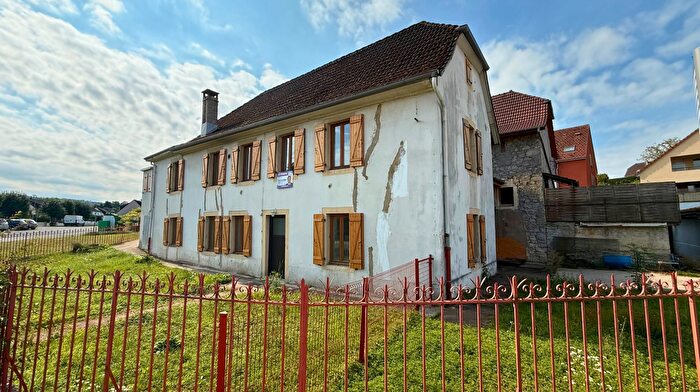 Maison à vendre - Delle - 10 pièces - 7 chambres