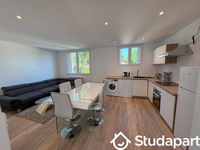 Appartement à louer - Les Neufs Saulets, Limeil-Brévannes - 1 pièce - 2 chambres