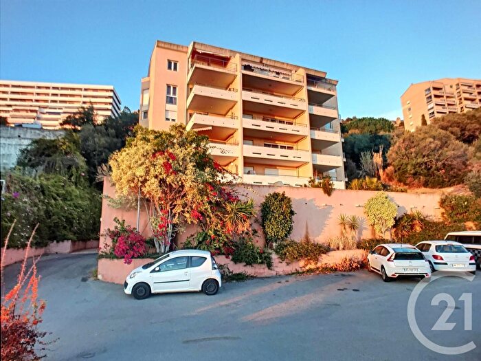 Appartement à louer - Ajaccio - 3 pièces - 2 chambres