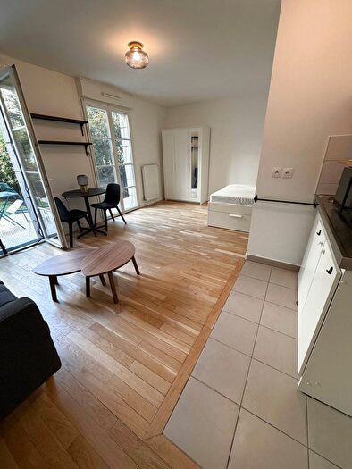 Appartement à louer - Père Komitas, Chaville - 1 pièce