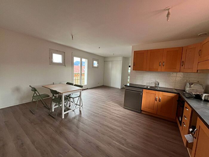 Appartement à louer - Centre, La Roche-sur-Foron - 4 pièces - 3 chambres