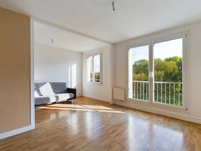 Appartement à vendre - Romilly-sur-Seine, Centre-ville, Gare, Lion, Les Hauts Buissons - 4 pièces - 3 chambres