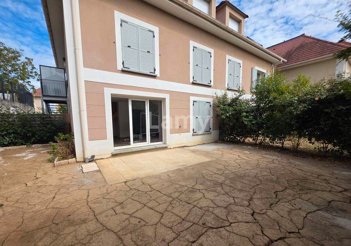 Appartement 5 pièces à louer à Coquibus, Corbeil-Essonnes