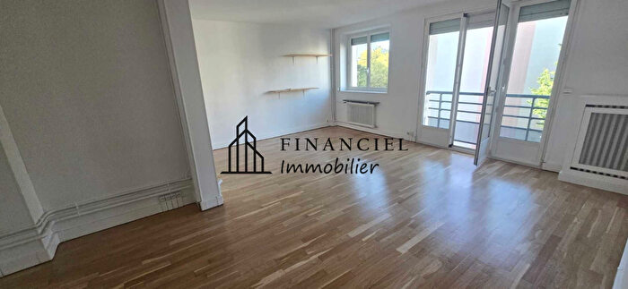 Issy-les-Moulineaux, Centre-ville, Corentin Celton, Les Varennes : Appartement 3 pièces à louer