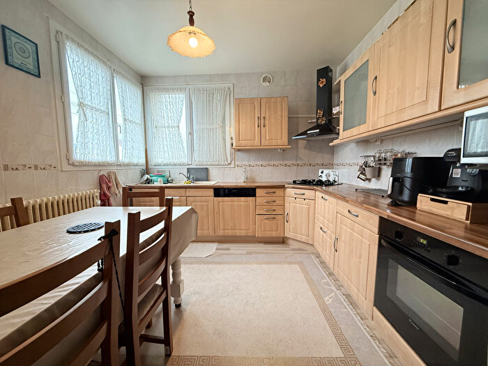 Maison à vendre - Vierzon, Colombier, Cité scolaire - 4 pièces - 3 chambres