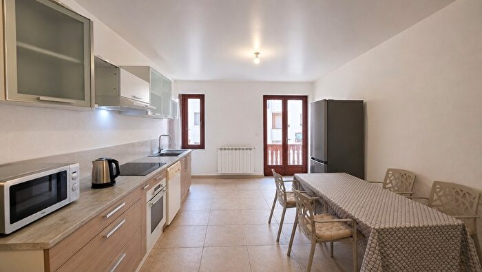 Appartement 4 pièces à Saint-Pierre-en-Faucigny, à vendre