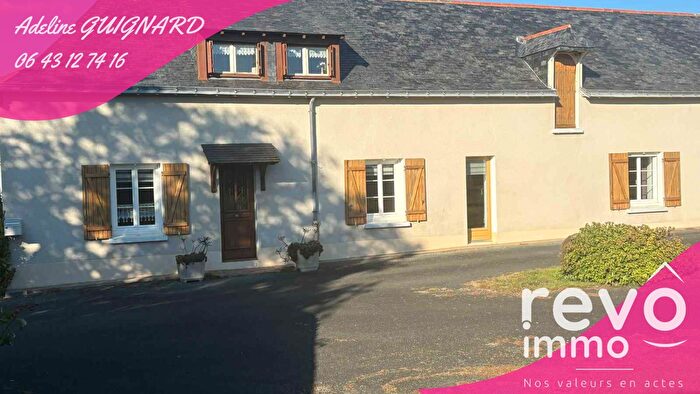 Maison à louer - Chanzeaux - 6 pièces - 4 chambres