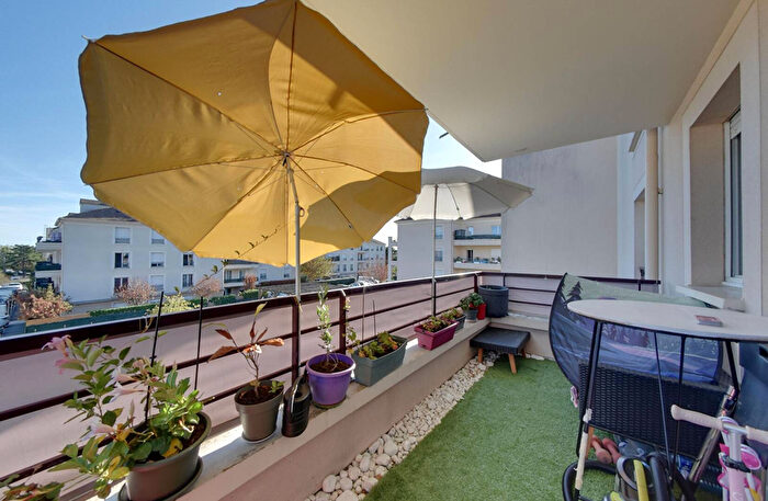 Pontault-Combault, Centre commercial - Appartement 2 pièces à vendre