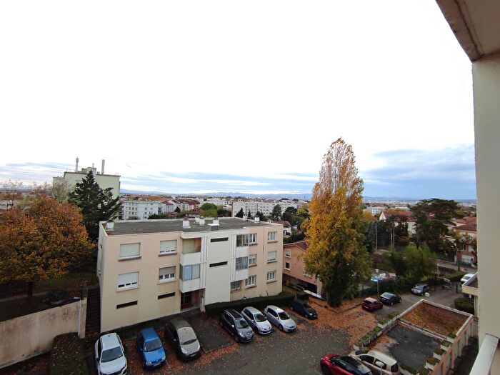 Appartement à vendre - Décines-Charpieu, Berthaudière - 2 pièces - 1 chambre