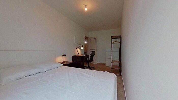 Appartement à louer - Laënnec, Lyon ème arrondissement - 1 pièce - 4 chambres